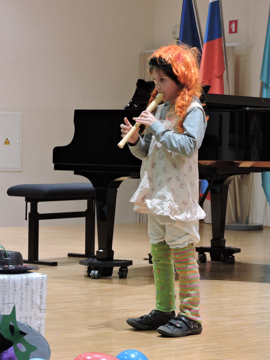 Pustno razredni nastop Nike Hribar | Galerije | Glasbena šola Tolmin